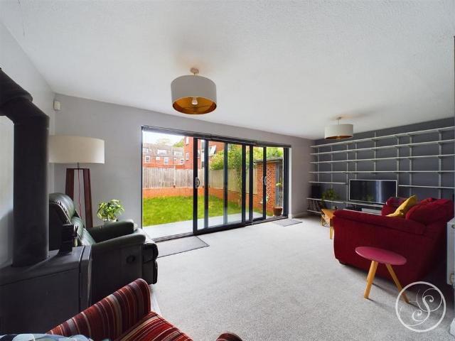 3 bedroom detached house to rent