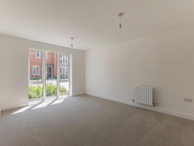 3 bedroom detached house to rent