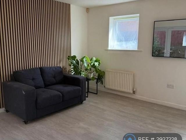3 bedroom detached house to rent