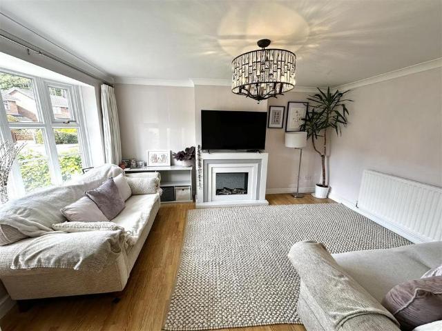 3 bedroom detached house to rent