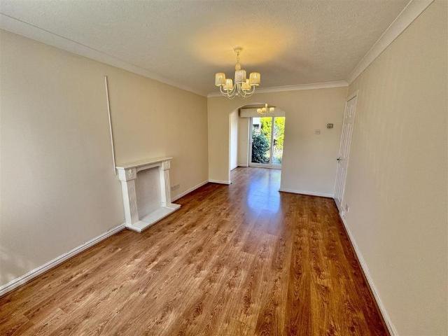 3 bedroom detached house to rent