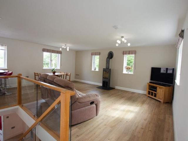 3 bedroom detached house to rent