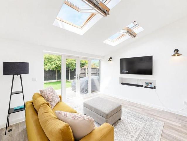 3 bedroom detached house to rent
