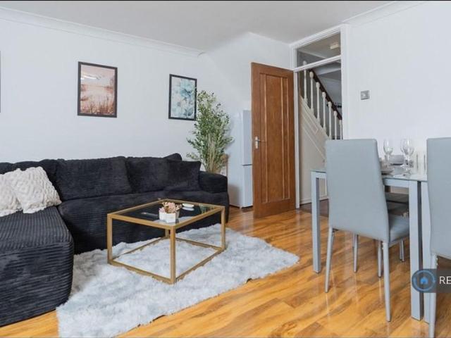 3 bedroom detached house to rent