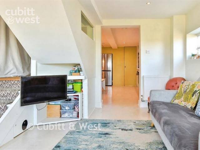 3 bedroom detached house to rent