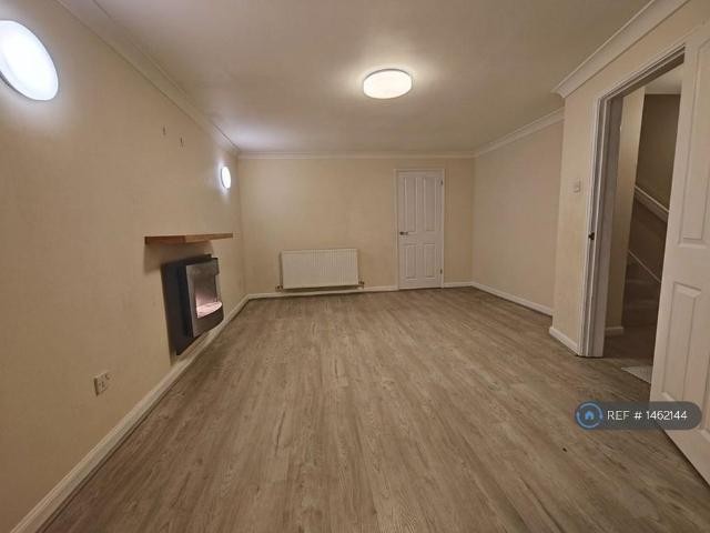 3 bedroom detached house to rent