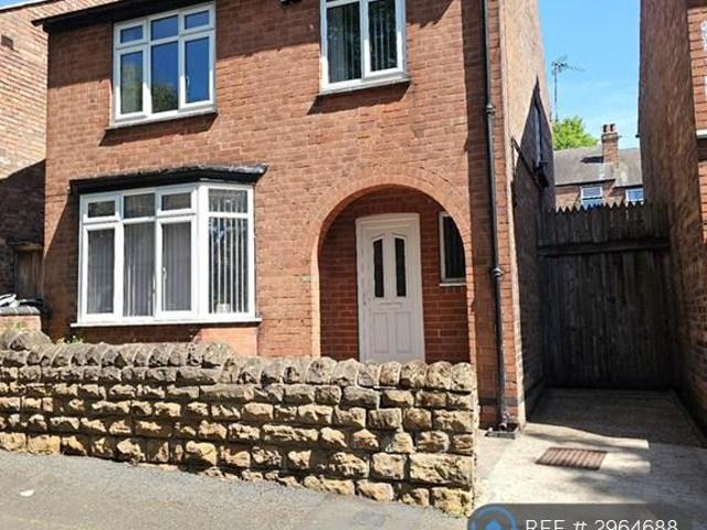 3 bedroom detached house to rent