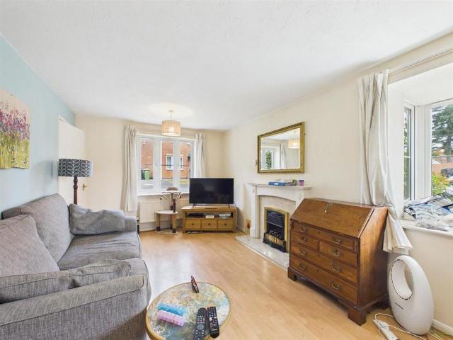 3 bedroom detached house to rent