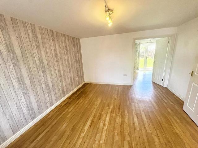 3 bedroom detached house to rent
