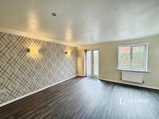 3 bedroom detached house to rent