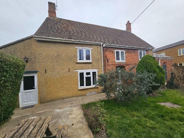 3 bedroom detached house to rent