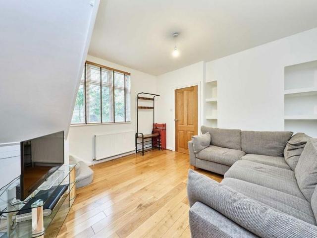 3 bedroom detached house to rent