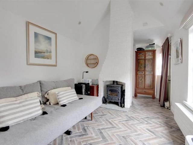 3 bedroom detached house to rent