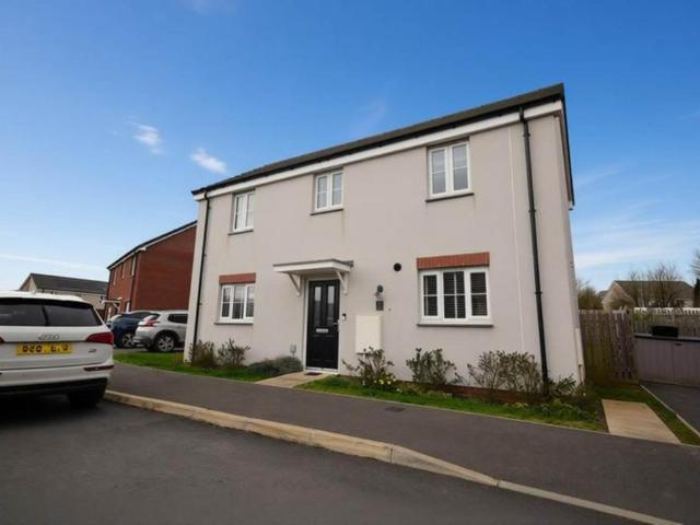 3 bedroom detached house to rent
