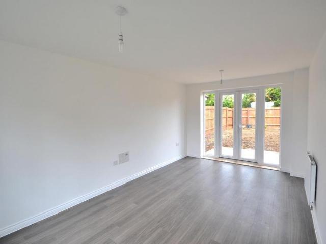3 bedroom detached house to rent