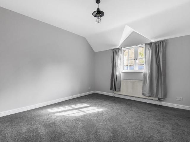 3 bedroom detached house to rent