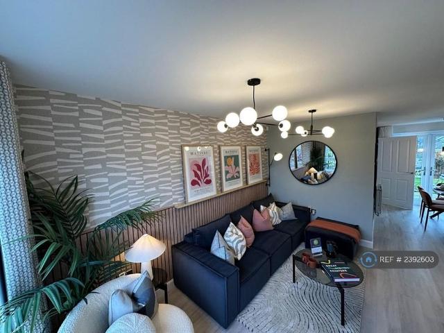 3 bedroom detached house to rent