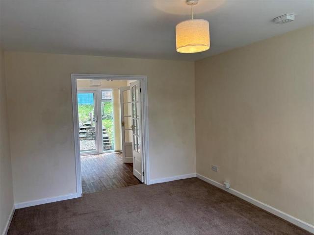 3 bedroom detached house to rent