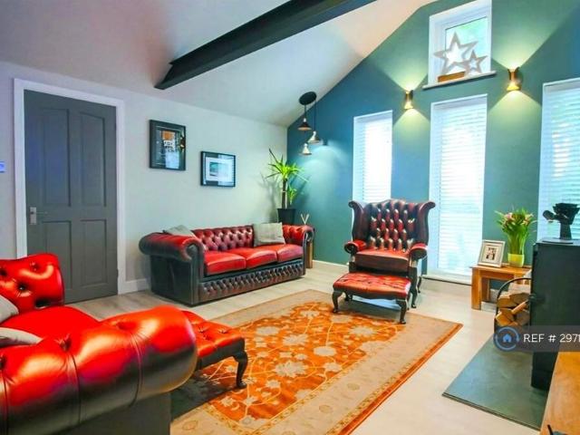 3 bedroom detached house to rent