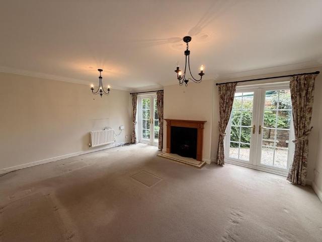 3 bedroom detached house to rent