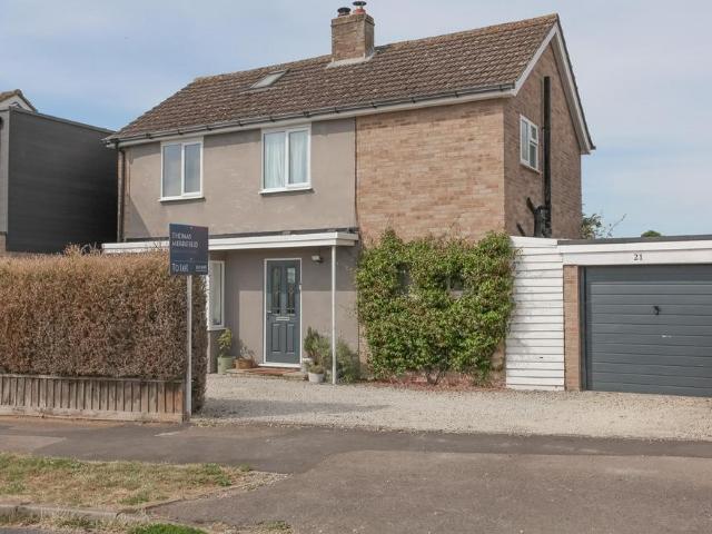 3 bedroom detached house to rent