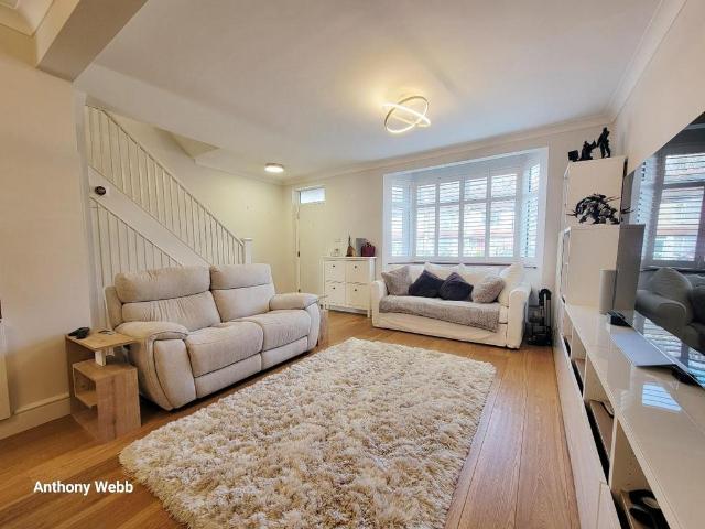 3 bedroom detached house to rent