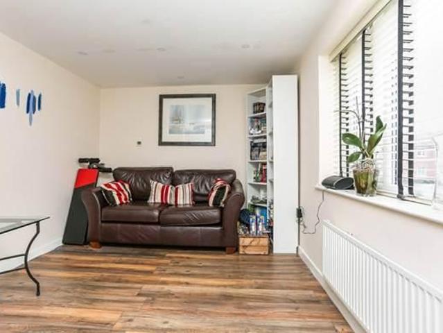 3 bedroom detached house to rent