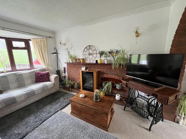 3 bedroom detached house to rent