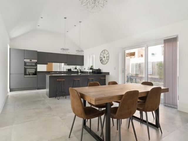 3 bedroom detached house to rent