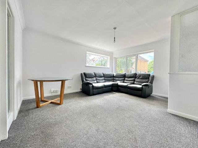 3 bedroom detached house to rent