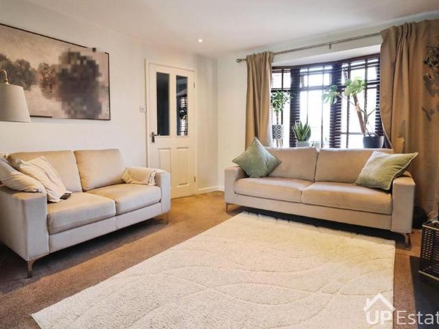 3 bedroom detached house to rent