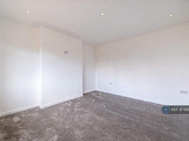 3 bedroom detached house to rent