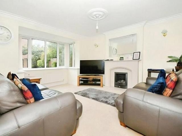 3 bedroom detached house to rent