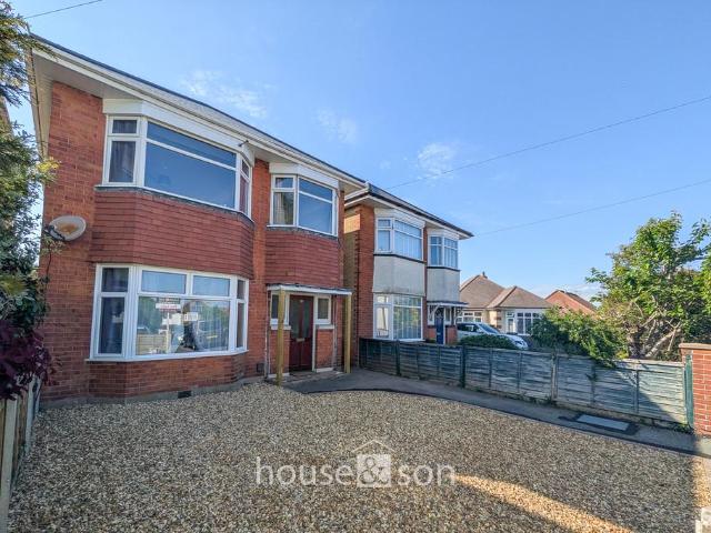 3 bedroom detached house to rent