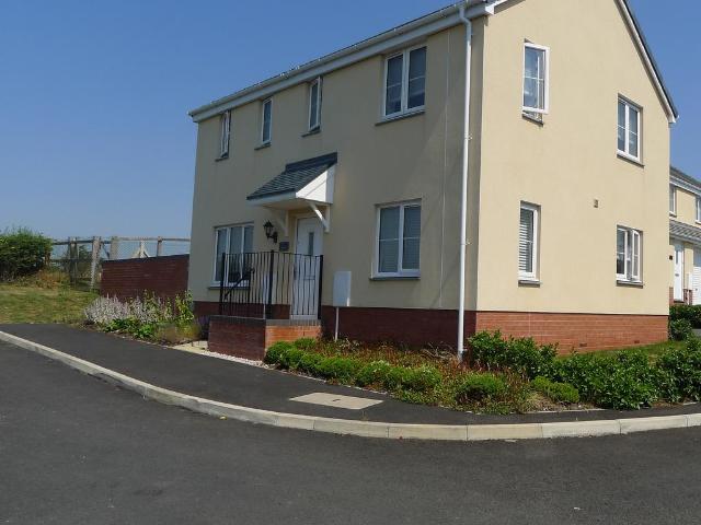 3 bedroom detached house to rent