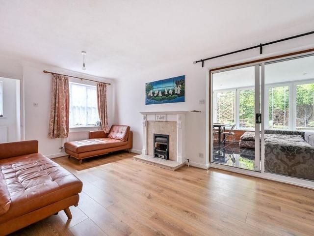 3 bedroom detached house to rent