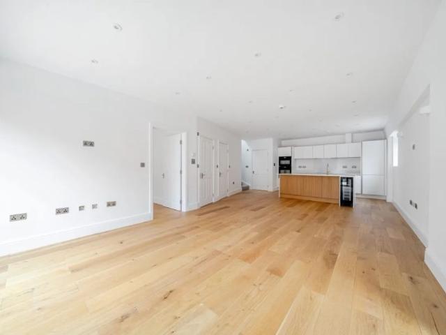3 bedroom detached house to rent