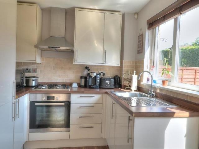 3 bedroom detached house to rent