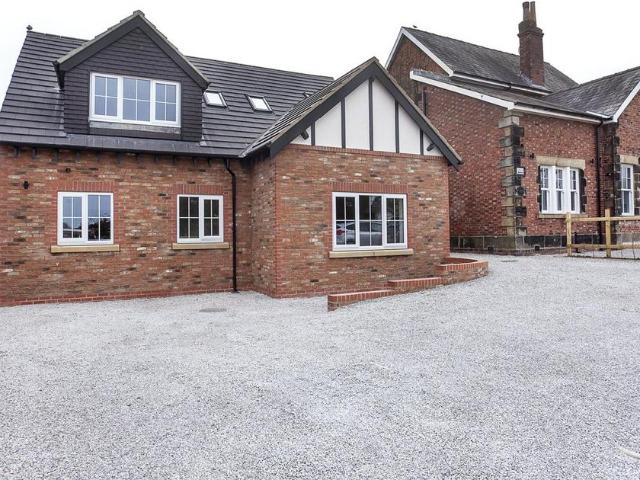 3 bedroom detached house to rent