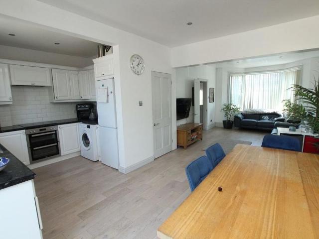 3 bedroom detached house to rent