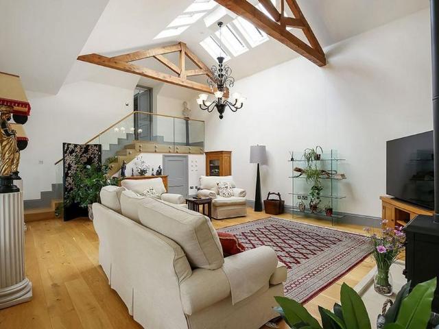 3 bedroom detached house to rent