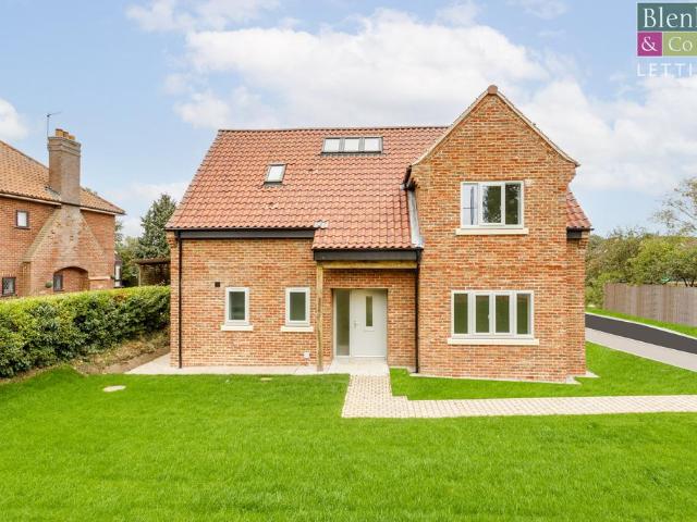 3 bedroom detached house to rent