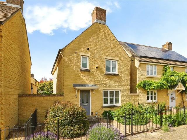 3 bedroom detached house to rent