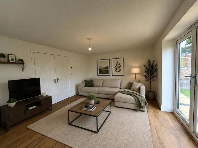 3 bedroom detached house to rent