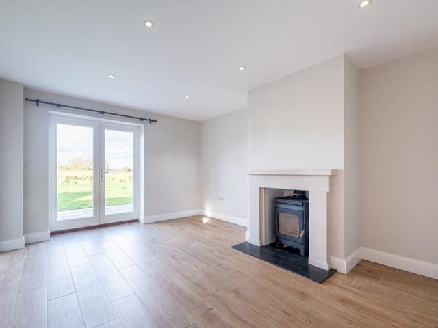 3 bedroom detached house to rent