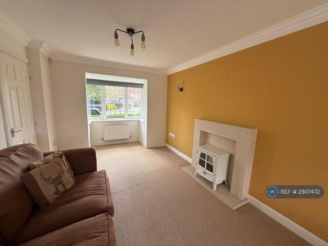 3 bedroom detached house to rent