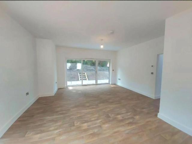 3 bedroom detached house to rent