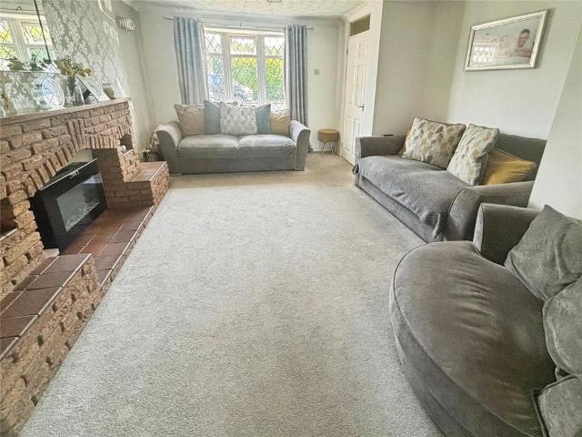 3 bedroom detached house to rent