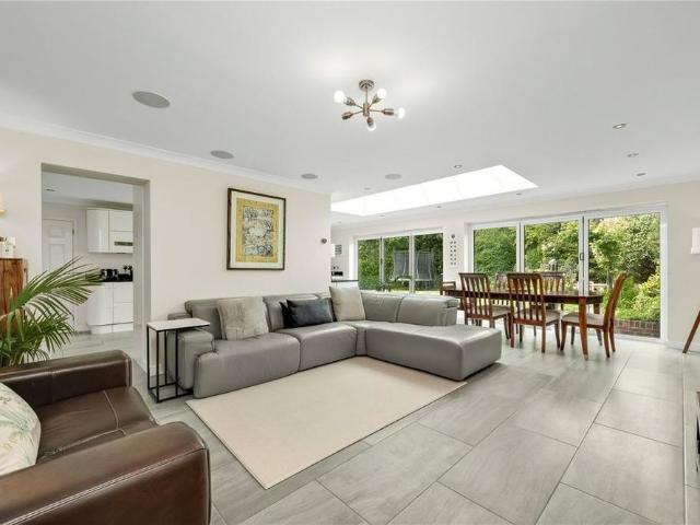 3 bedroom detached house to rent