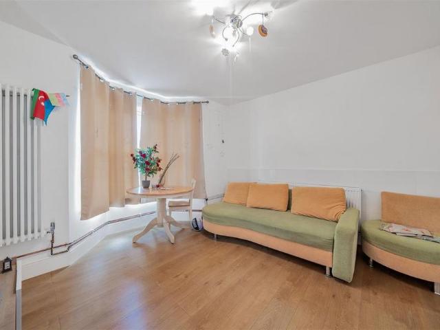 3 bedroom detached house to rent